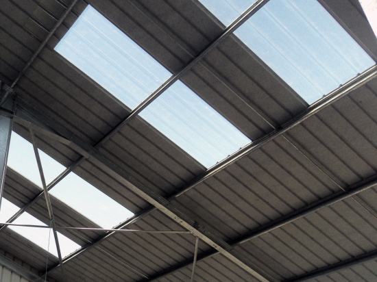 Tôles Translucides Bac Acier en Polyester au meilleur prix.